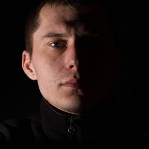 A Complete Beginner's Guide to Low Key Photography - PhotoGeeks