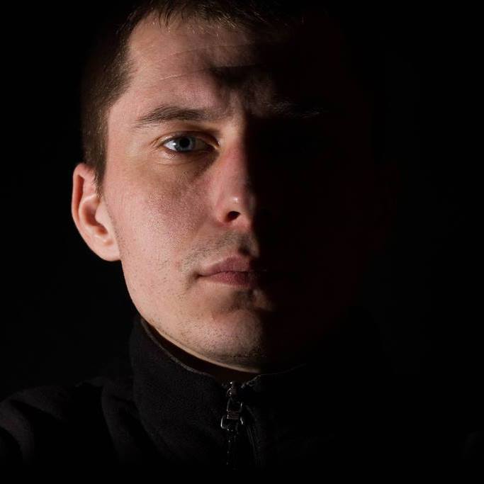 A Complete Beginner's Guide to Low Key Photography - PhotoGeeks